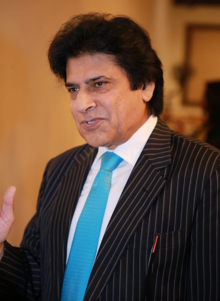 Khalid bin Shaheen, a distinguished actor, has been awarded the Tamgha ...
