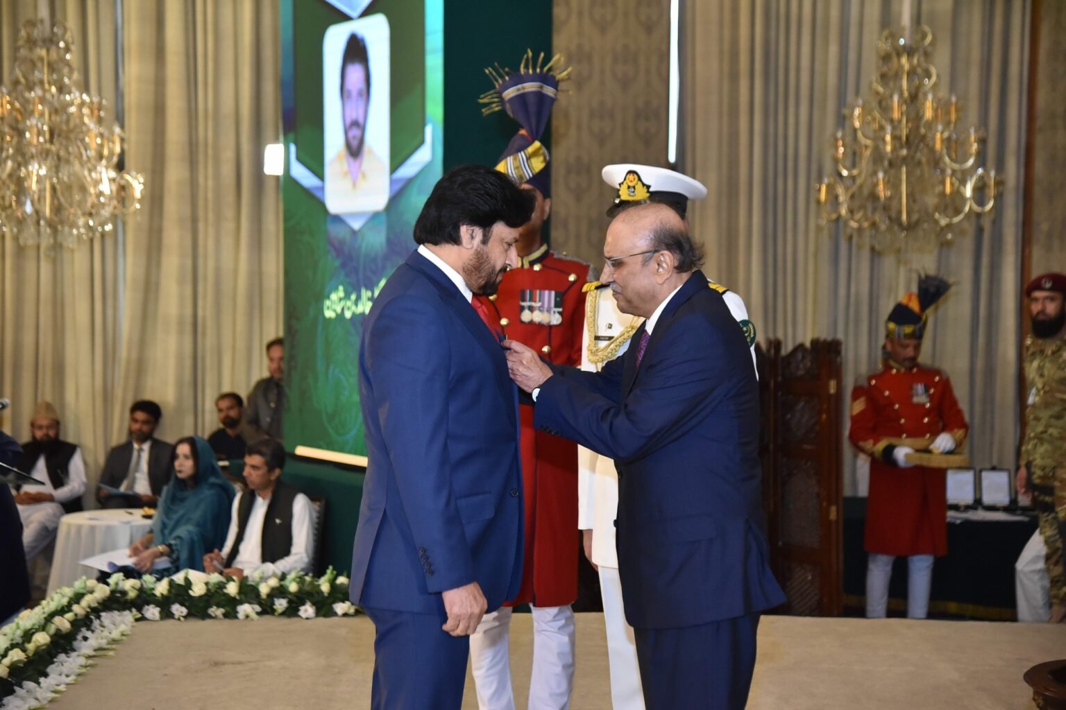 Actor Khalid bin Shaheen received a medal of distinction from the ...